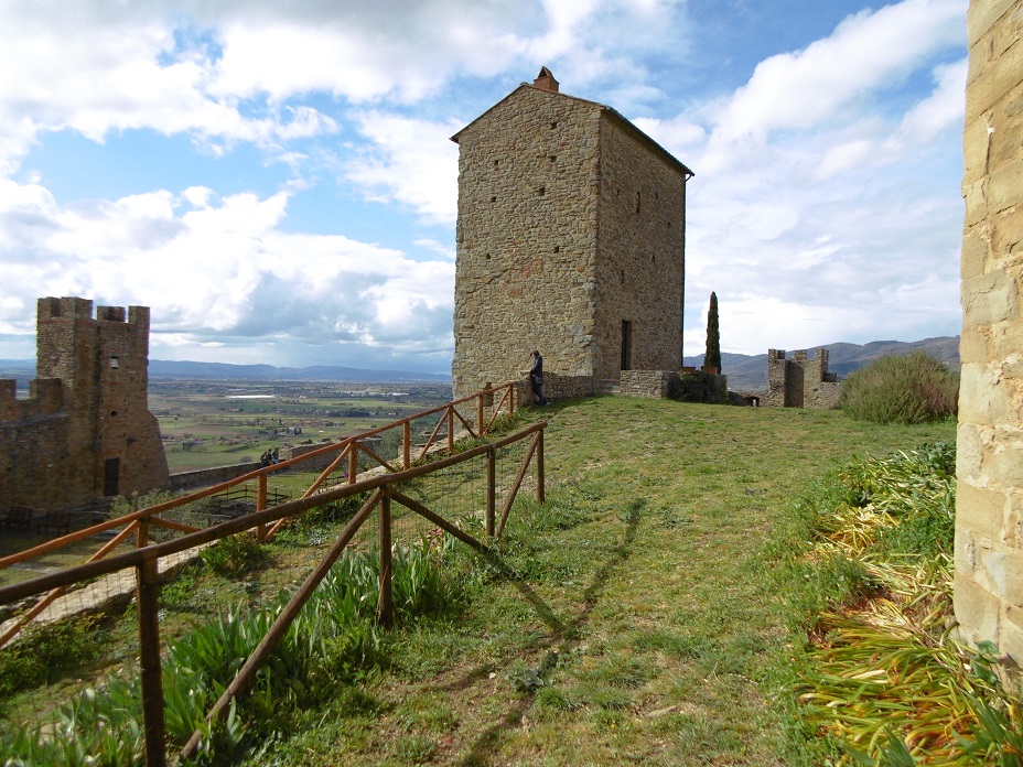 Il Castello di Montecchio Vesponi | THEBINUTREK ... scopri il cuore ...